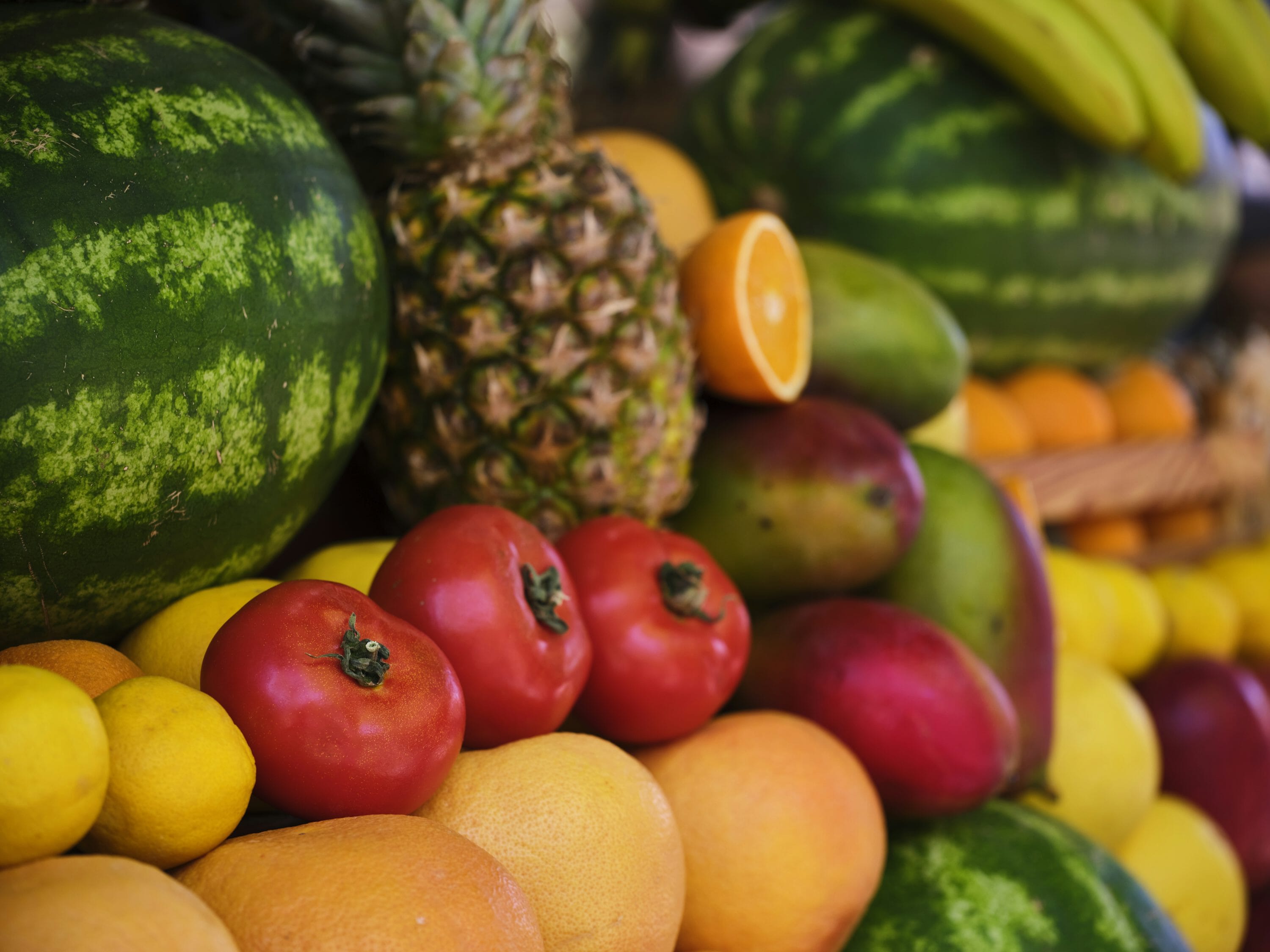 Tropical Fruit Boxes: Turn Everyday Snacking into a Mini Vacation